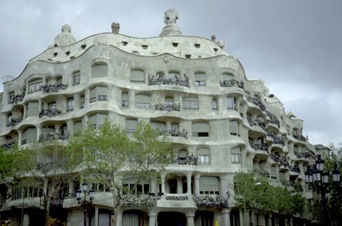 A. 가우디 (1) --- 구도자의 일생 - 건축가 칼럼 - (주)아키드림 건축사사무소