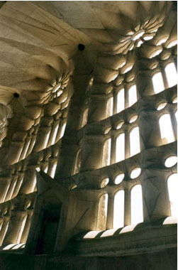 A. 가우디 (7) --- 작품세계 - 건축가 칼럼 - (주)아키드림 건축사사무소